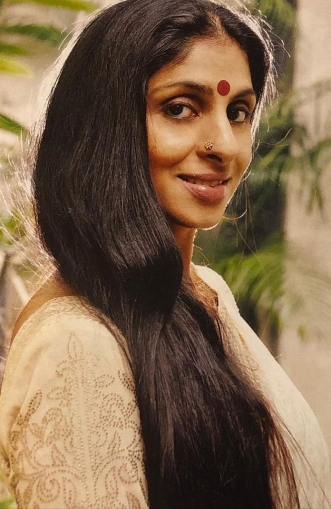 रेखा की तरह ही खूबसूरत है उनकी भांजी प्रिया सेल्वाराज, लाइमलाइट से दूर ...